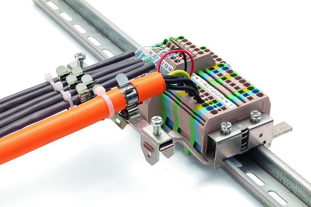 HEBOTEC: Busbar support for DIN rail