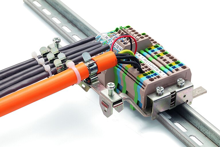 HEBOTEC: Busbar support for DIN rail